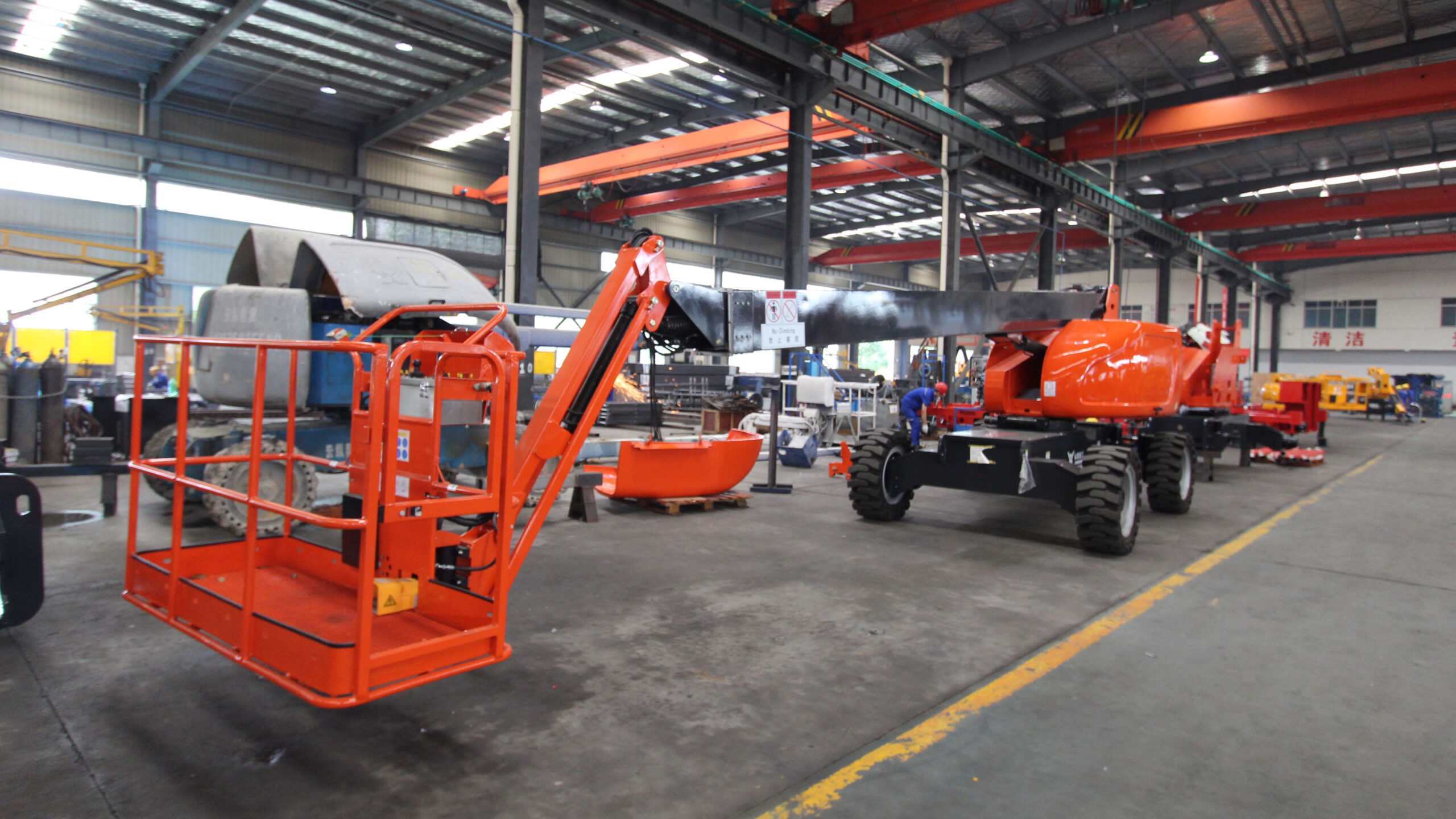 Home - KeRey Aerial Lift